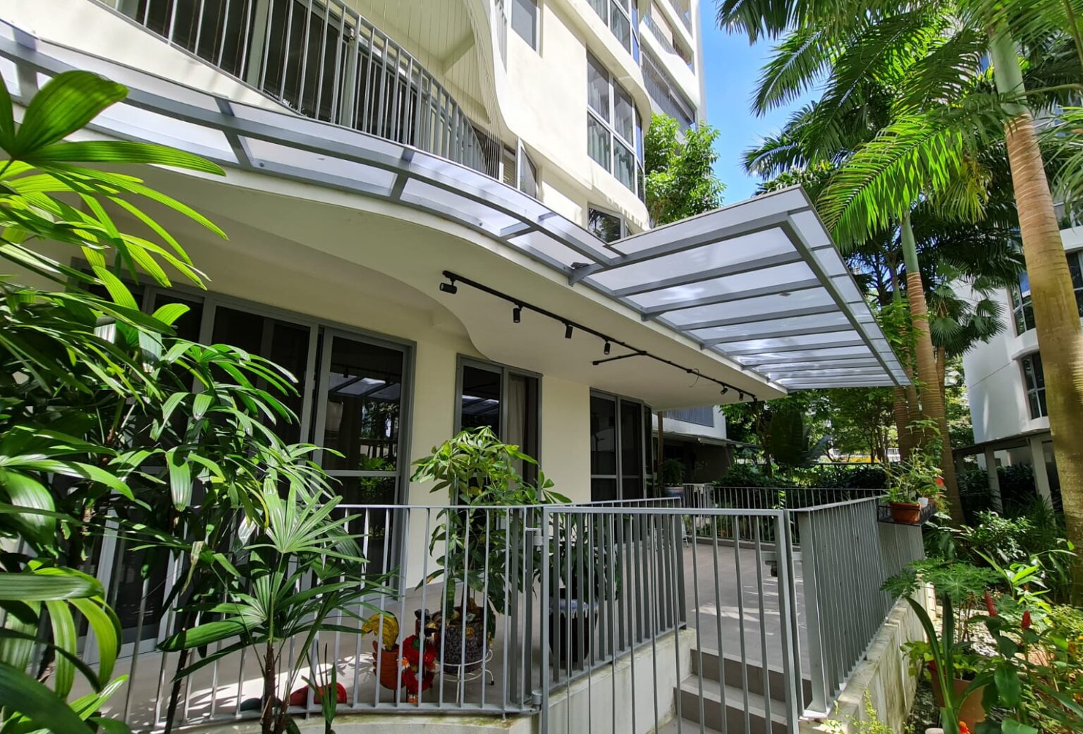 Polycarbonate Roof - Awning Design